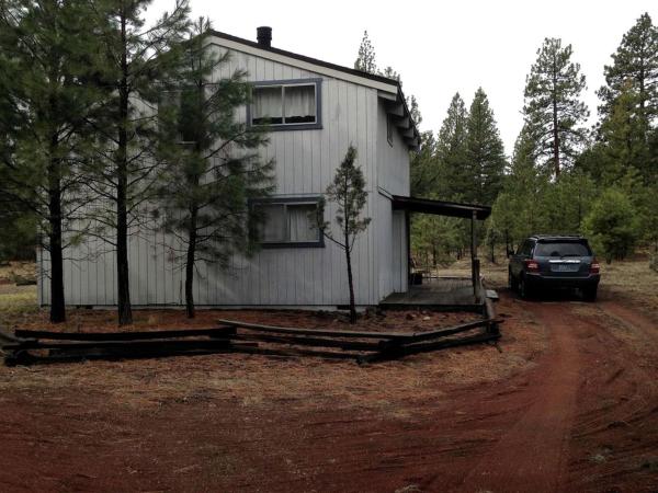 Rustic Cabin Rental Near Hoodoo Ski Area And The Deschutes River In Sisters, Oregon - Sisters, OR