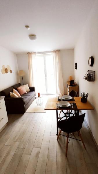 Altstadt-idylle Mit Balkon Und Parkplatz - Graz