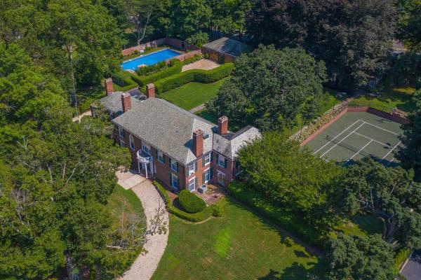 Luxury Estate W Heated Pool & Tennis Sleeps 16 - Bridgeport, CT