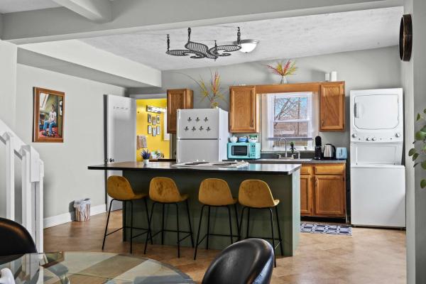 Cozy Downtown Stay W Private Backyard & Parking - Louisville, KY