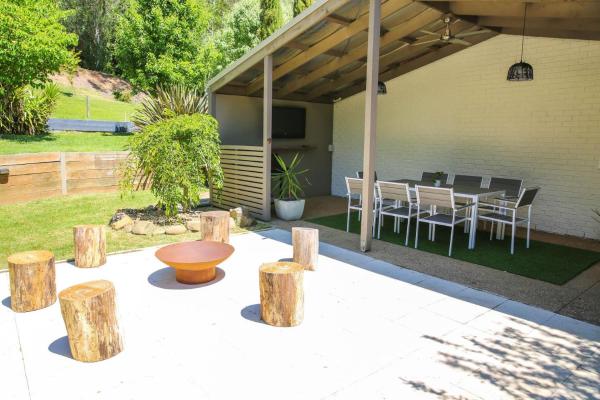 Haus On Houghs - Bright