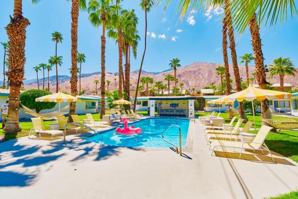 A Place In The Sun Hotel - Adults Only Big Units, 24h Heated Pool & Spa In 1 Acre Park Prime Location, Dog Friendly, Top Midcentury Modern Boutique Hotel - California