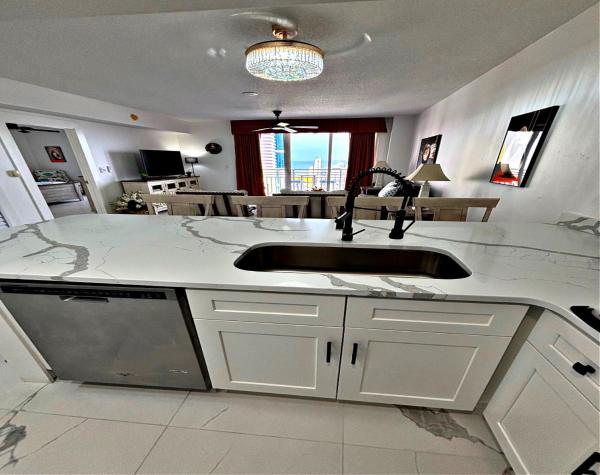 Vacation In Resort Luxury - Updated 1br King Bed Master Jacuzzi Suite - Wyndham Ocean Walk 2429 - Daytona Beach, FL