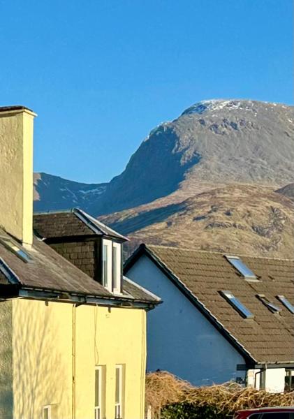 Chase The Wild Goose, By Fort William - Fort William