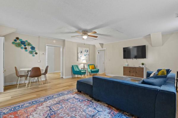 The Mid-century Hub Close To Everything - Columbia, SC