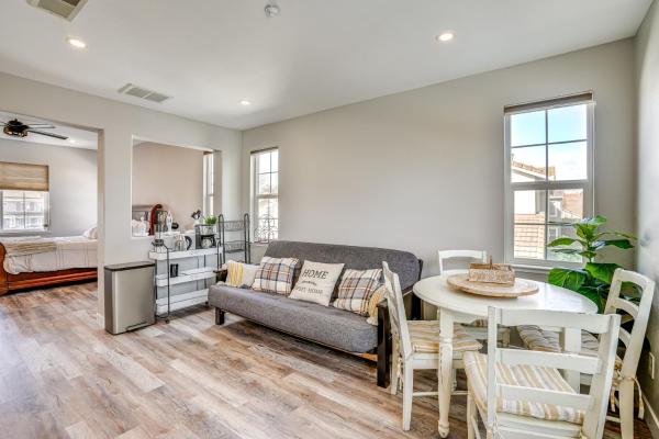 Pool And Hot Tub Access Brentwood Getaway! - Brentwood, CA