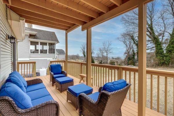 Walk To Eastern Point Beach Apt With Water View! - Splash Park, Groton