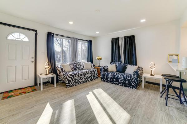 3 Mi To Hard Rock Casino Charming Home In Gary! - Hammond, IN