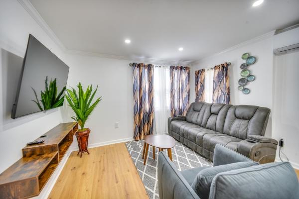 Less Than 1 Mi To Beaches Central Norfolk Apartment! - Norfolk, VA