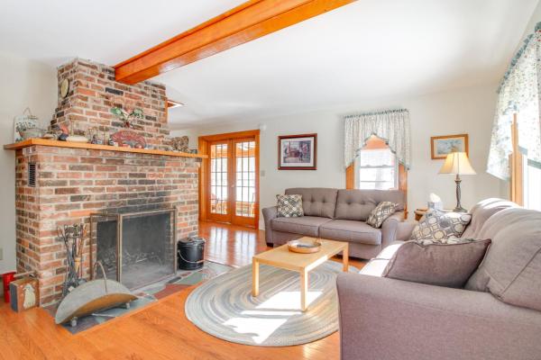 Swim, Ski And Sip Lakefront Retreat In Plymouth - Woodstock, VT