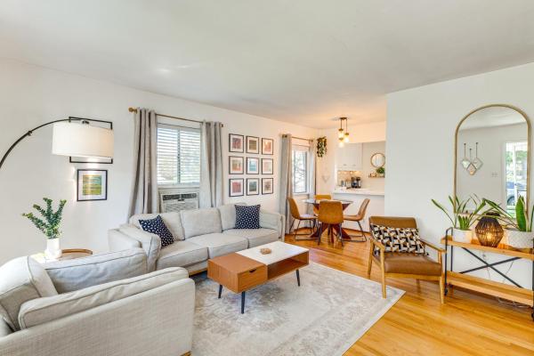 3 Mi To Universal Studios Chic Home With Yard! - Burbank, CA