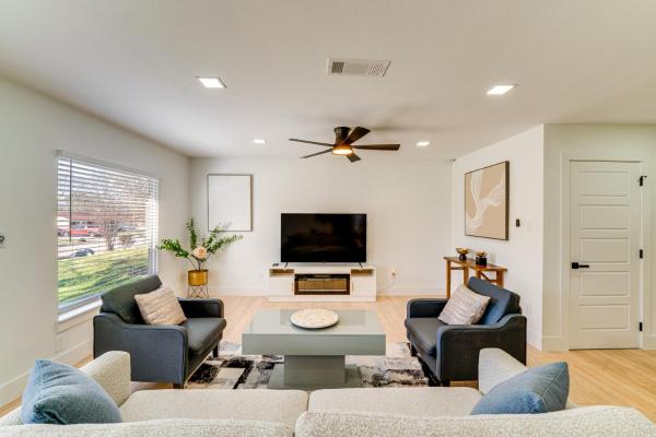Stylish Irving Retreat W/ Private Patio - Dallas/Fort Worth Airport (DFW)