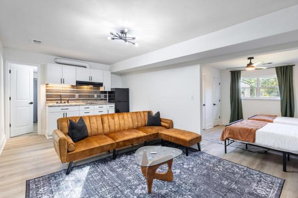 Cozy Studio With 2 Beds - Stone Mountain, GA