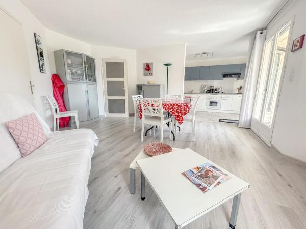 F2 Avec Terrasse Et Parking Privé à Fréjus - Fréjus