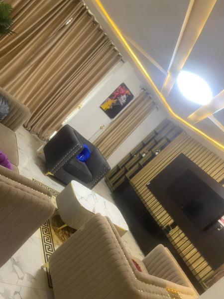 Canada World Hotel - Benin City