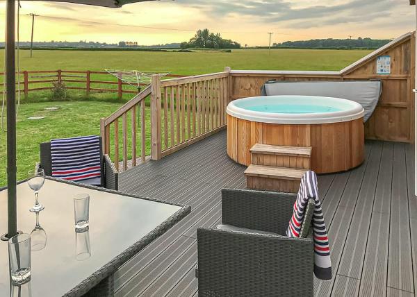 Larkrise Farm Lodges - United Kingdom