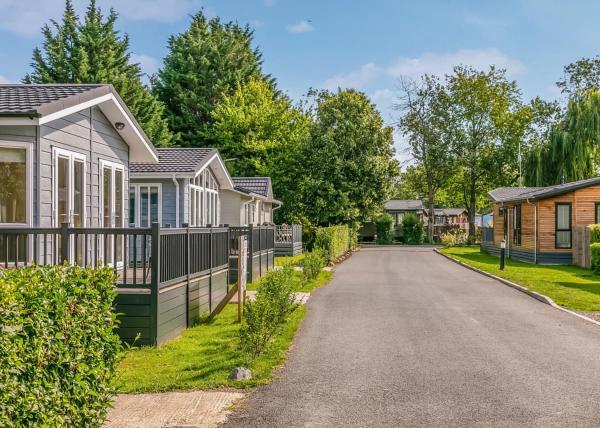 Roydon Marina Village - Essex