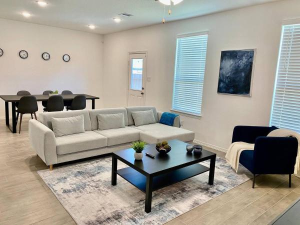 4-br Cheerful Home Long Term Stay Equipped In Katy - Katy, TX