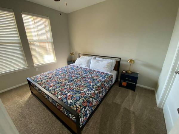 Spring Modern 1-br King Long-term Fully Equipped - Houston, TX