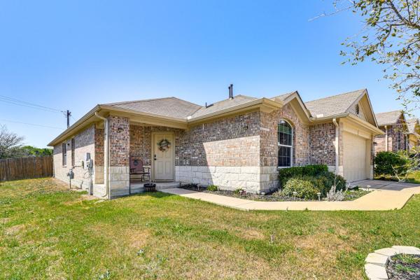 Shop, Dine And Unwind Pet-friendly Home In Austin! - Austin, TX