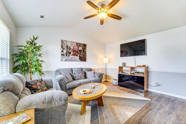1 Mi To Dtwn Bentonville Retreat With Patio - Bentonville, AR