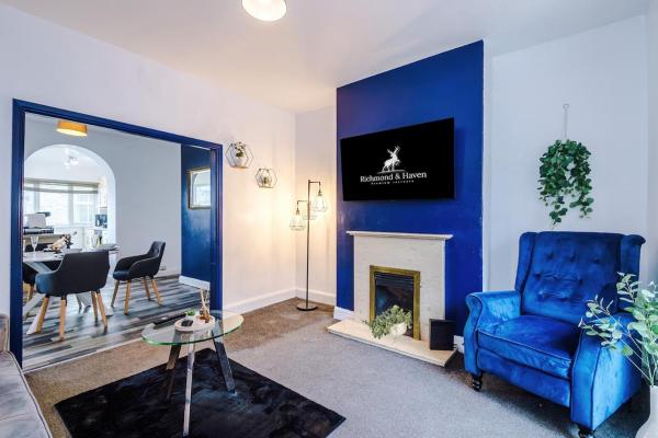 Charming 2-bed House, Sleeps 6, Pet Friendly - Huddersfield
