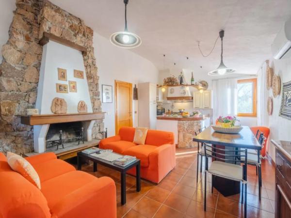 Relaxing Holiday Home In Isola Rossa - Badesi