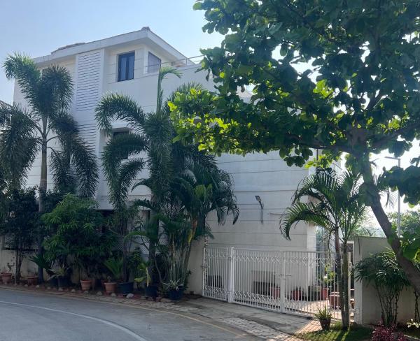 Villa 117 Prestige Silver Springs - Chennai