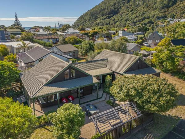 Beaumont Beach Retreat - Pauanui Holiday Home - Tairua