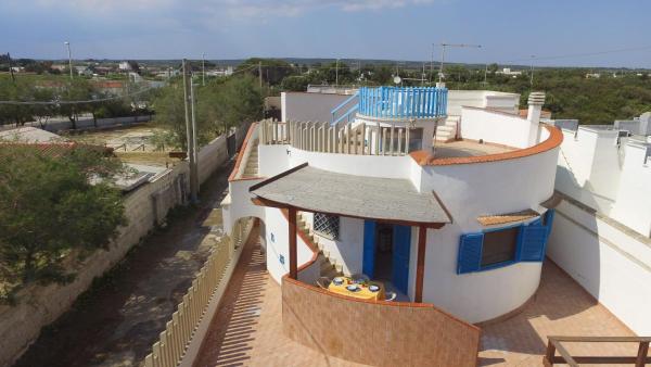 Villa Azzurra Con Vista Mare Fronte Spiaggia Specchiarica Di San Pietro In Bevagna - Puglia
