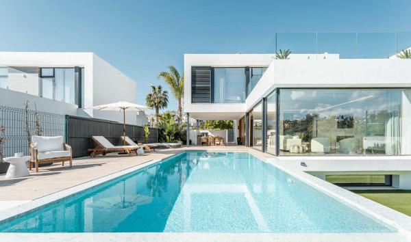 Villa Francesca Front Golf Pool Jacuzzi - Estepona