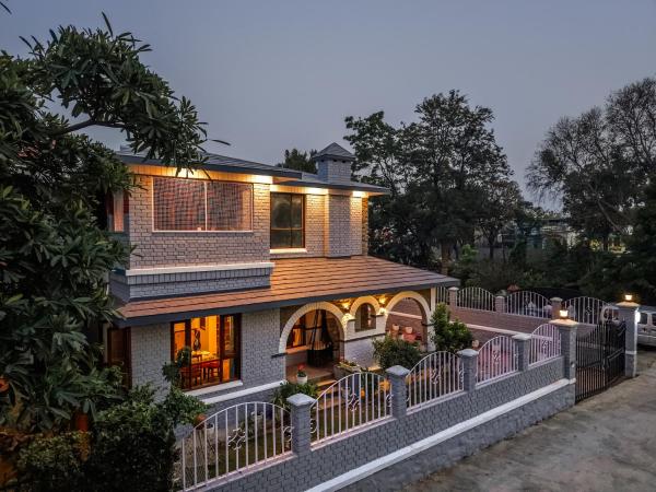 Saffronstays Dreamcatcher - Dehradun