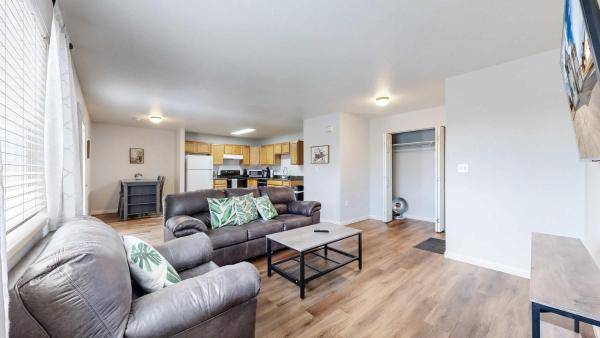 Convenient Two Bedroom Near Dia - Denver Airport (DEN)