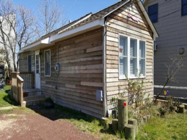 Ocean Block, Beach Badges, Cute Cottage In The Oceanblock, No Streets To Cross, 7 Houses To The Ocean, Rear Cottage 13048 - Beach Haven, NJ
