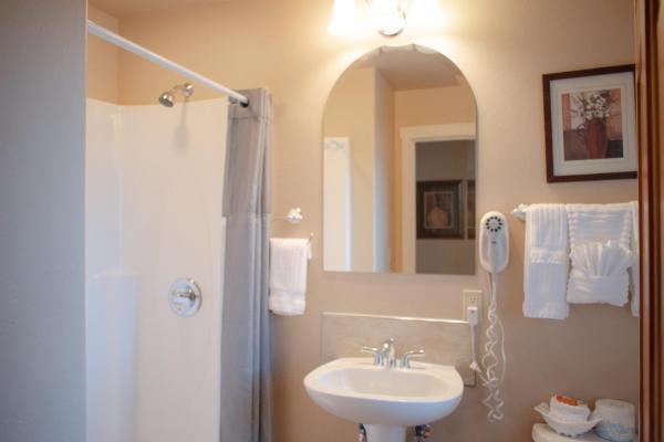 Lakeshore Lodging Lodge 709 - Halibut Cove, AK