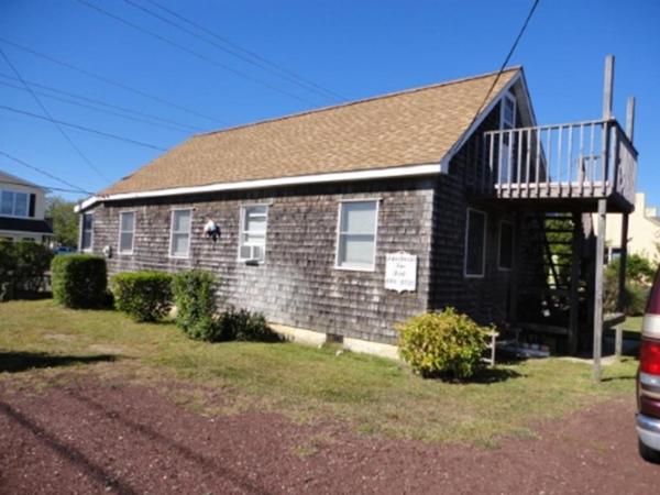 Ocean Block Beach Badges Washer & Dryersurf City Small But Cute Rear Apartment On The Oceanblock - No Streets To Cross And Only 7 Houses To The - Long Beach Island, NJ