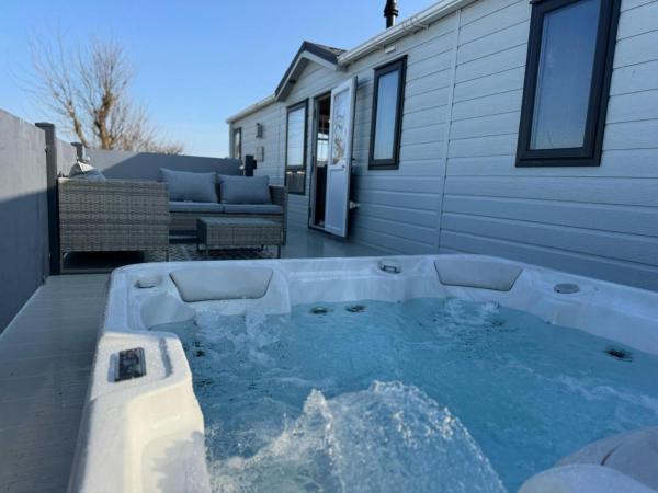 Golden Palm Resort - Sequoia Palm - Coastal Caravan Breaks - Chapel St Leonards