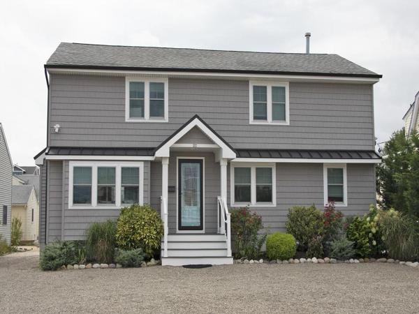 Pet Friendly, Single Family, Private Heated Pool, Hot Tub, Beach Badges And Beach Equipment, Private Fenced In Yard, Deck And Covered Patio, Granite, - New Jersey