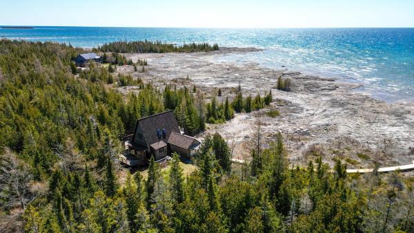 Lands End Private Tobermory Waterfront Escape - Tobermory
