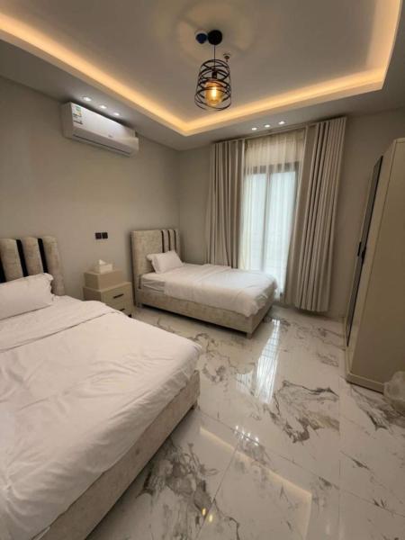 شقه راقيه غرفه بصاله حي الثروه - Dammam