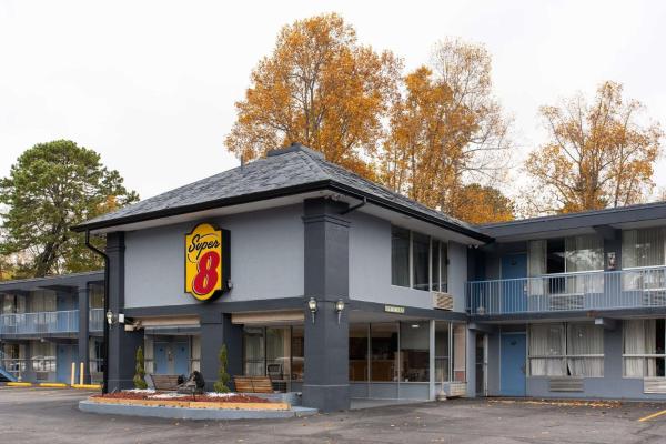Super 8 By Wyndham Black Mountain - Black Mountain, NC