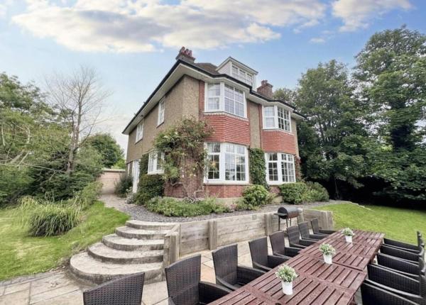 Beautiful 9 Bed Seaview Estate - North Walsham
