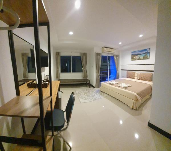 Athome Hotel Nanai 8 - Patong Beach