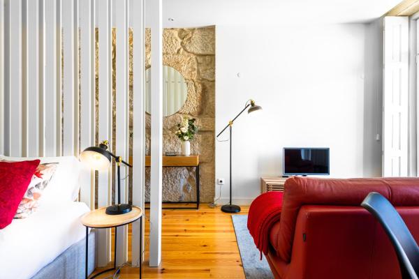 Light-filled Bonjardim Apartments - Porto