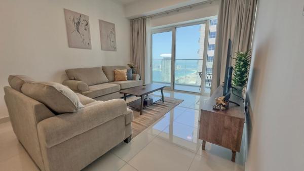 Sleek Living With Sea Views In Damac Heights Marina By Bhavan Vacation Homes - Dubai