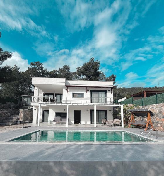 Kızılağaçta öZel Havuzlu Geniş Bahçeli Lüks Villa - Gümbet