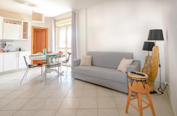 Accogliente Bilocale Centrale, Terrazza, Parking - La Maddalena