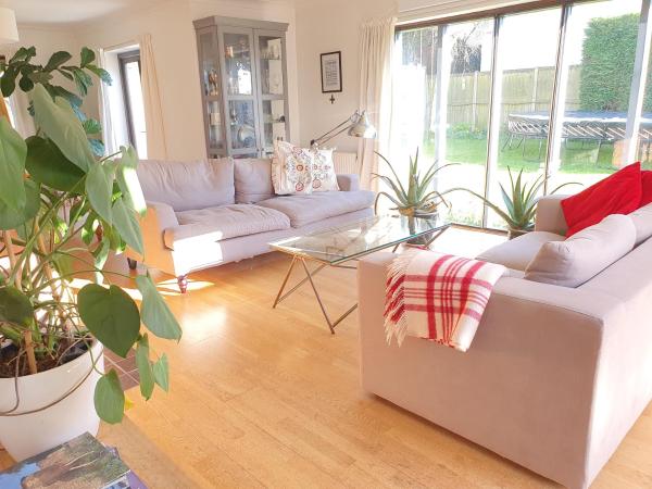 Island Retreat With Hottub - West Mersea