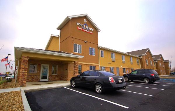 White House Suites - Avon, IN