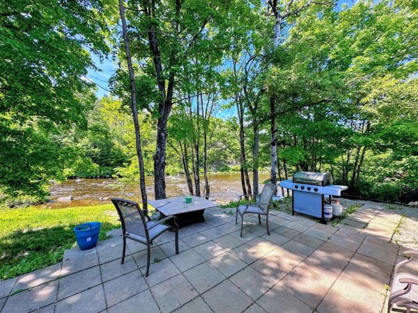 37pa Superbly Appointed Riverfront Home In Littleton Skiing Hiking Firepit Wif - Littleton, NH